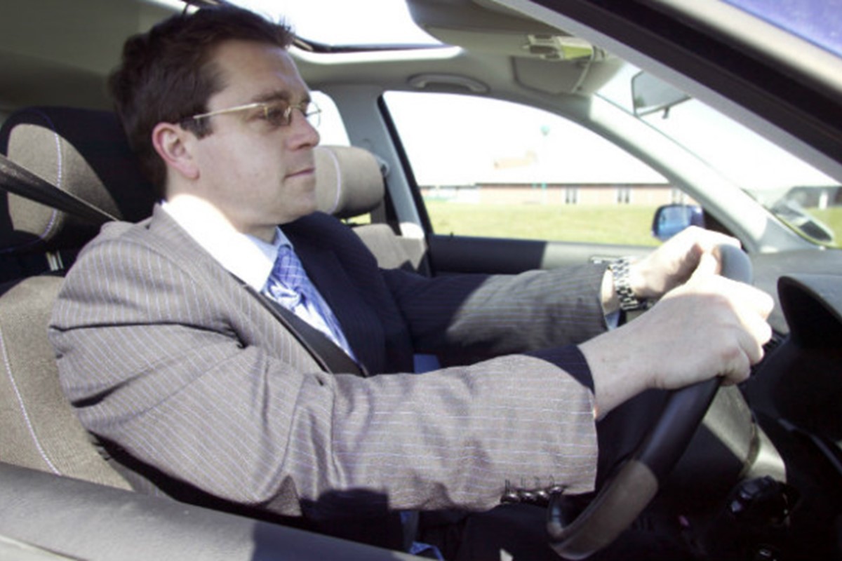 A guide to the driving eyesight test - Car Keys