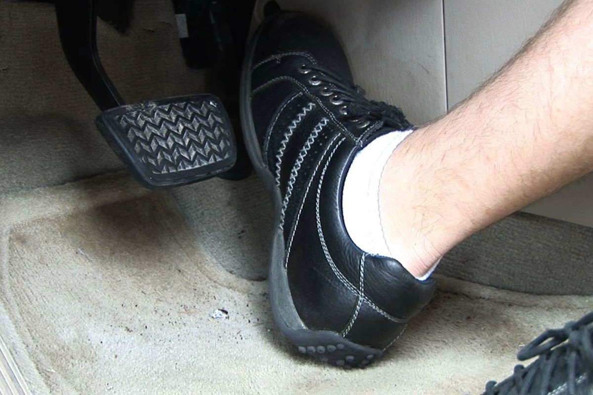 Do you have to wear shoes while driving? - Car Keys