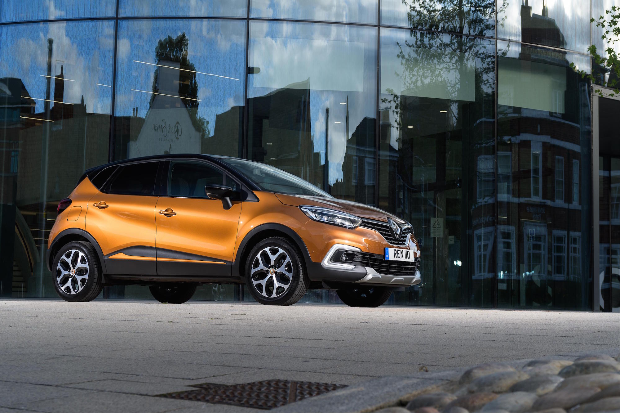2018 Renault Captur Review - Car Keys