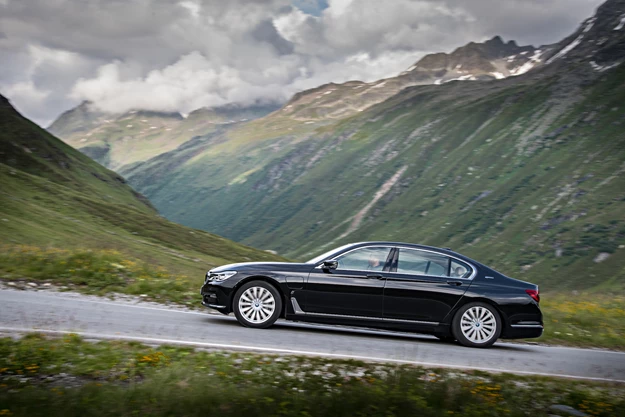 Complete guide to BMW technology and additional extras - Car Keys