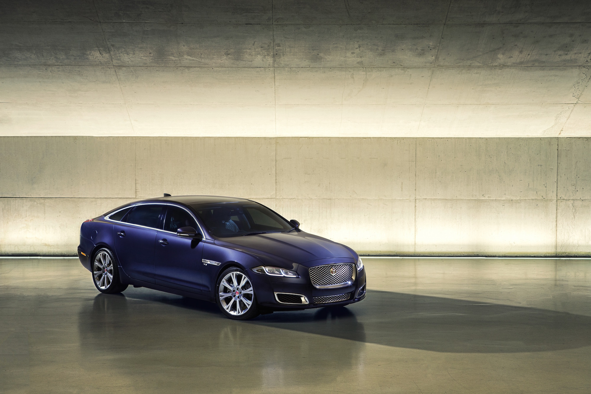 Top 3 Luxury Saloons compared - Car Keys