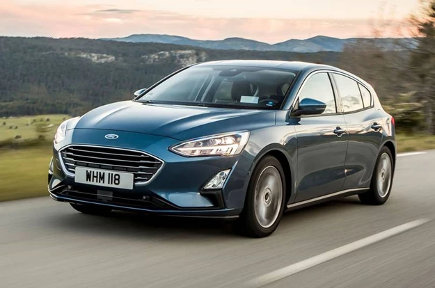 10 best cars with head-up displays - Car Keys