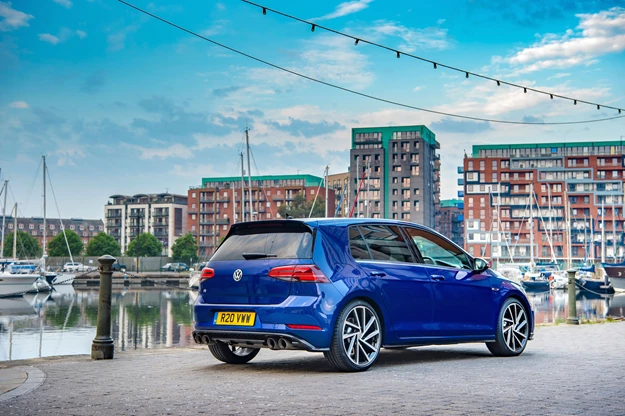 2018 Volkswagen Golf R Performance Pack Review - Car Keys