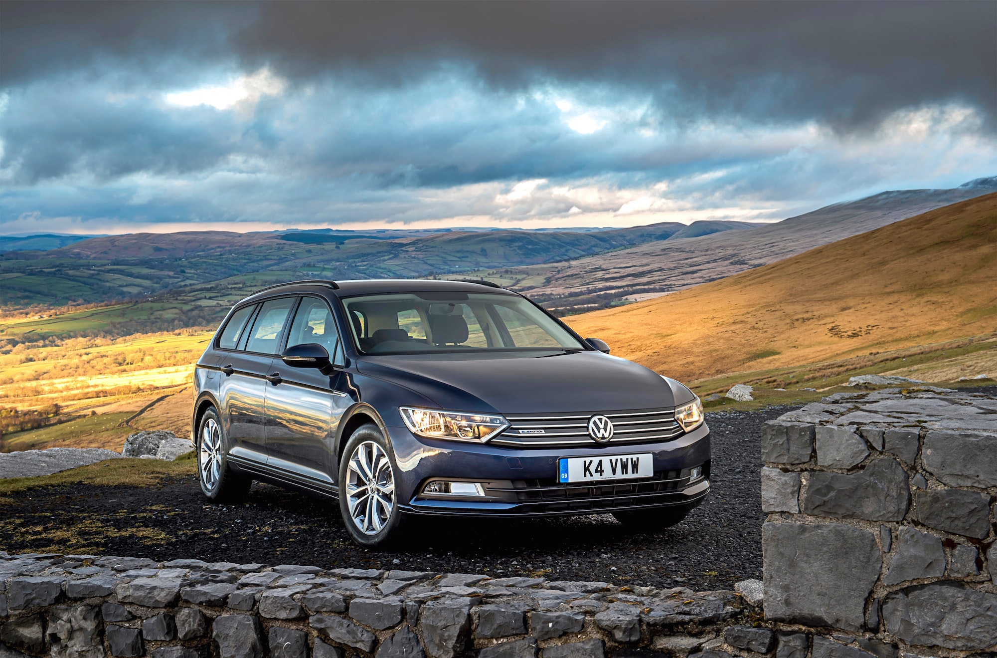 2018 Volkswagen Passat Estate Review Car Keys