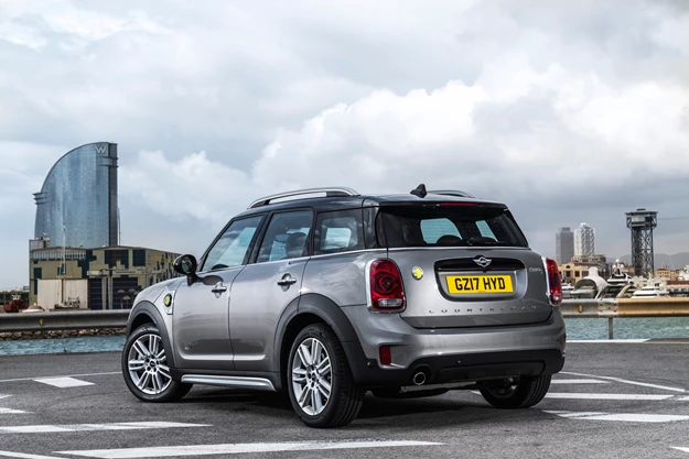 10 best electrified cars for dog owners 2020 - Car Keys