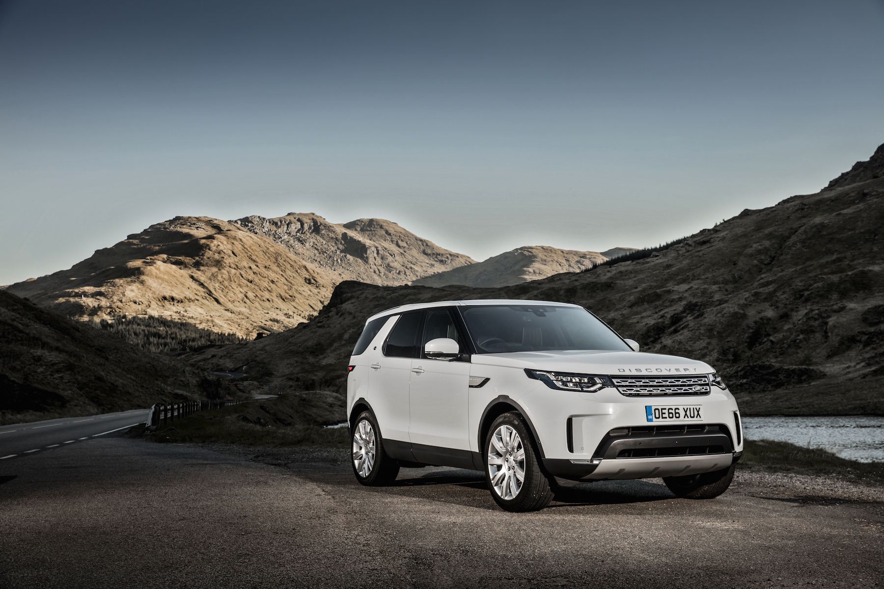 Land Rover Discovery 2019 review - Car Keys