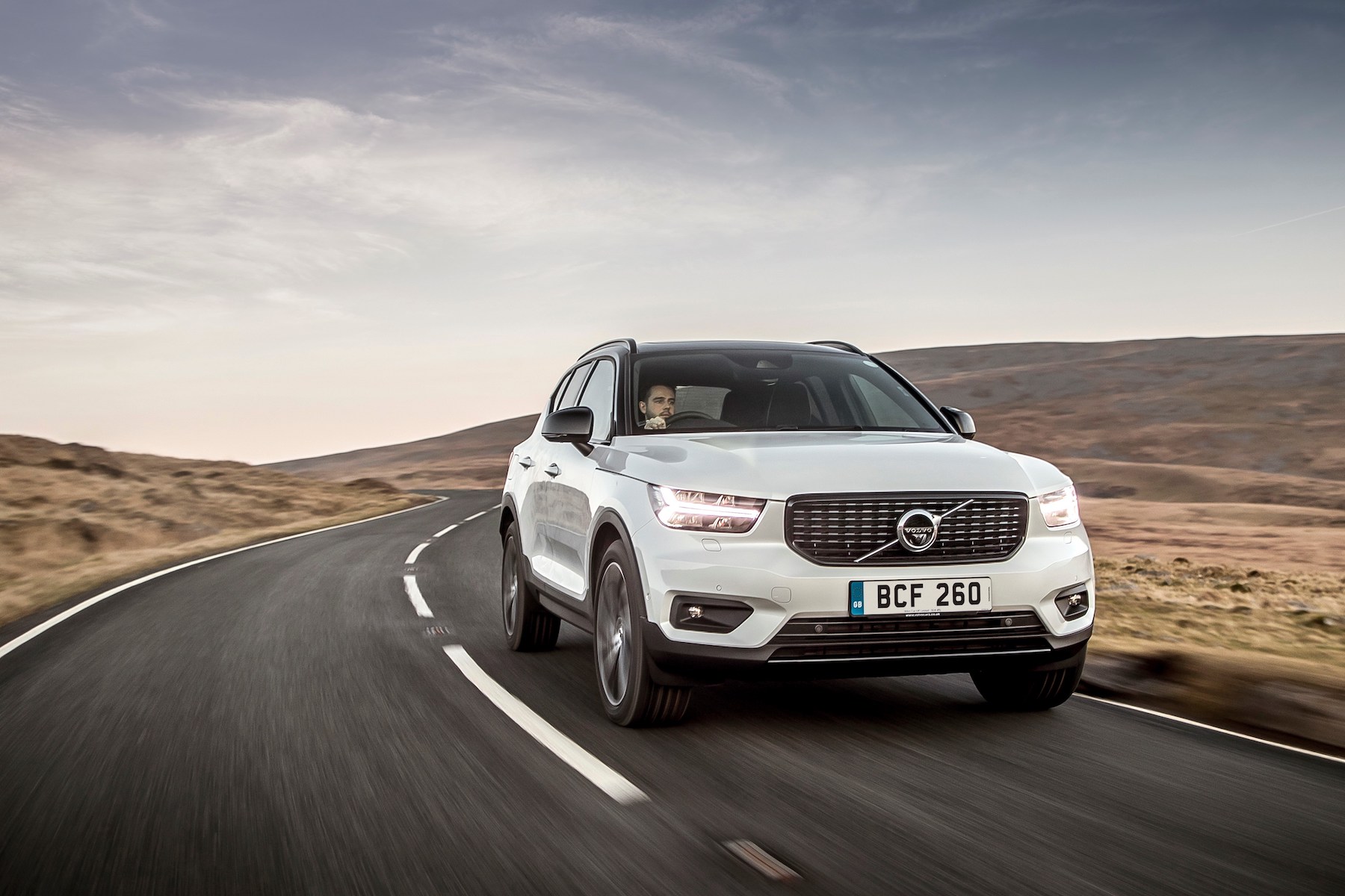 Volvo introduces second plug-in hybrid to XC40 SUV line-up - Car Keys