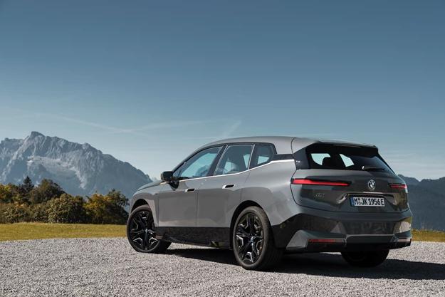 BMW iX M60 revealed as flagship electric SUV with 611bhp - Car Keys